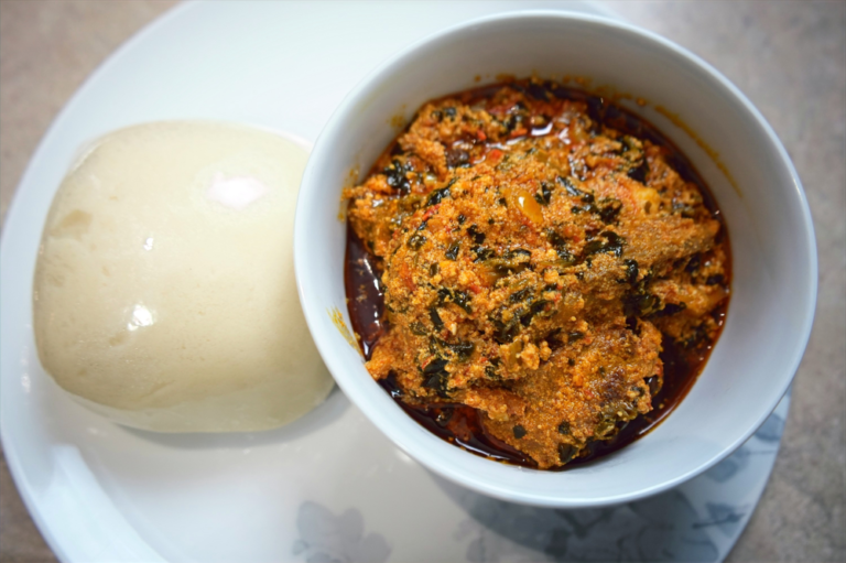 How to Cook Delicious Nigerian Egusi Soup - Food Sturvs